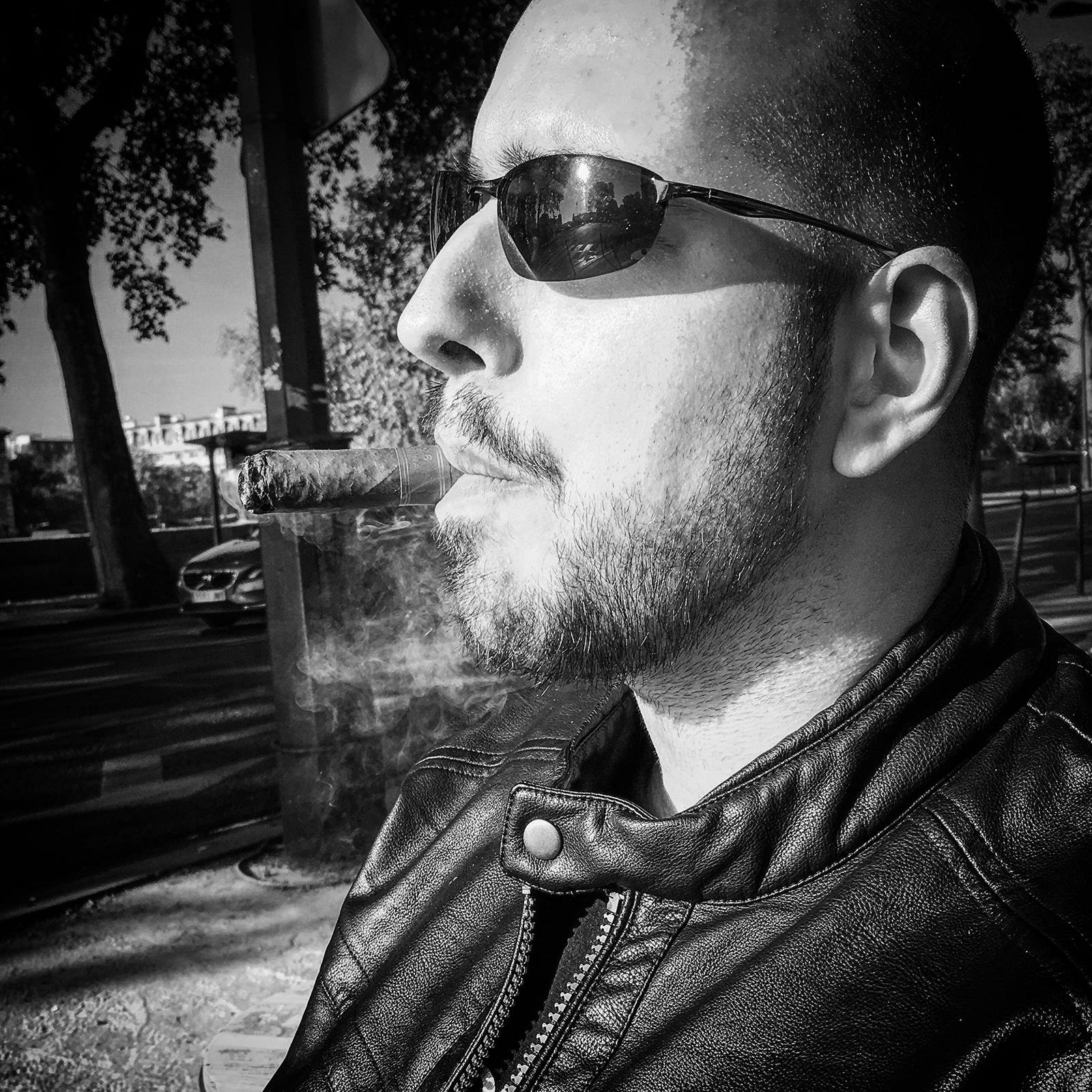 Luis Fábregas – CLUB MOMENTO HUMO